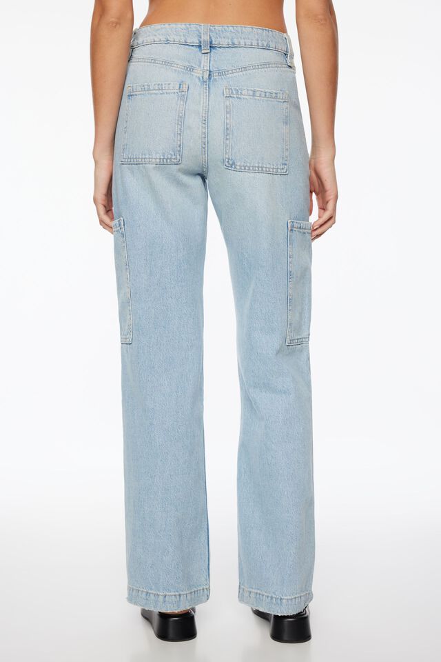 DYNAMITE HEIDI CARGO JEANS REVIEW: MY NEW DENIM OBSESSION - Lala Medina